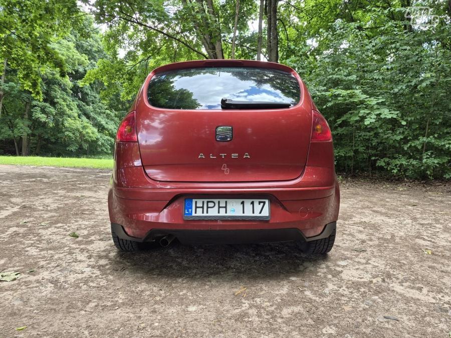 Red SEAT Altea 2006 in Kaunas, with an engine capacity of 1.90 L and mileage of 299 thousand km for 1200 €, photo 9 on AUTOMOTO.COM.LV