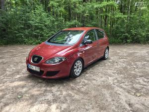 Red SEAT Altea 2006 in Kaunas, with an engine capacity of 1.90 L and mileage of 299 thousand km for 1200 €, photo 4 on AUTOMOTO.COM.LV