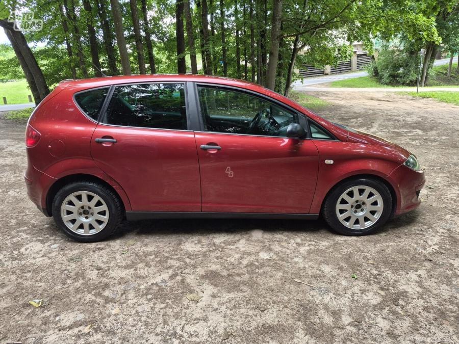 Red SEAT Altea 2006 in Kaunas, with an engine capacity of 1.90 L and mileage of 299 thousand km for 1200 €, photo 7 on AUTOMOTO.COM.LV