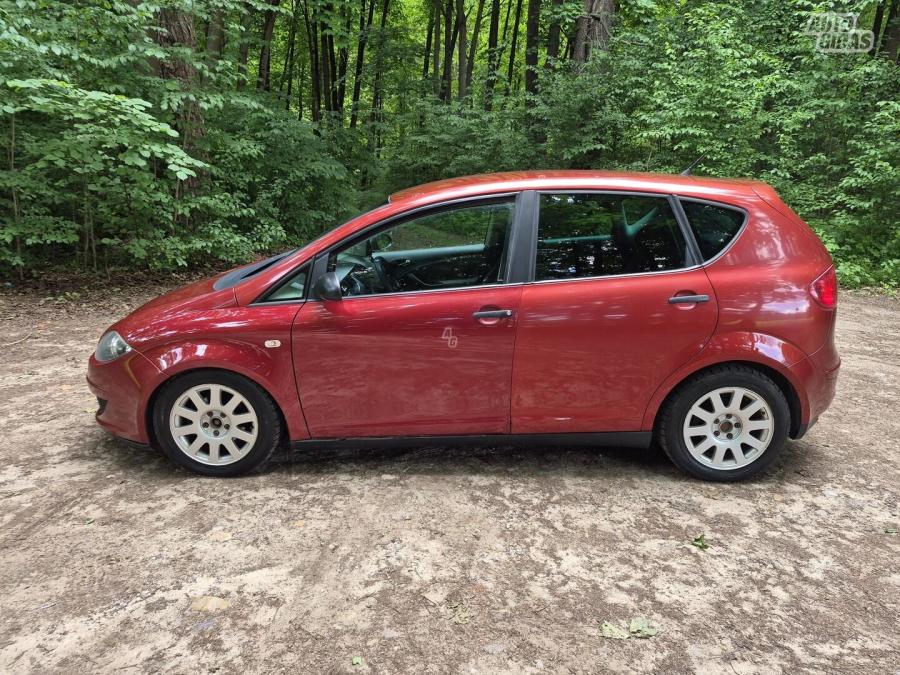 Red SEAT Altea 2006 in Kaunas, with an engine capacity of 1.90 L and mileage of 299 thousand km for 1200 €, photo 11 on AUTOMOTO.COM.LV