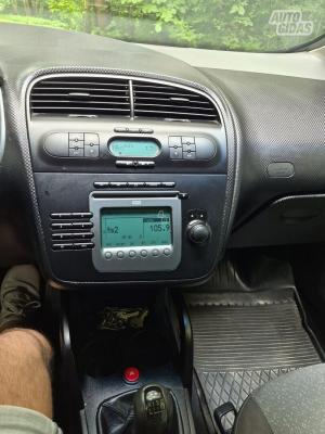 Red SEAT Altea 2006 in Kaunas, with an engine capacity of 1.90 L and mileage of 299 thousand km for 1200 €, photo 13 on AUTOMOTO.COM.LV