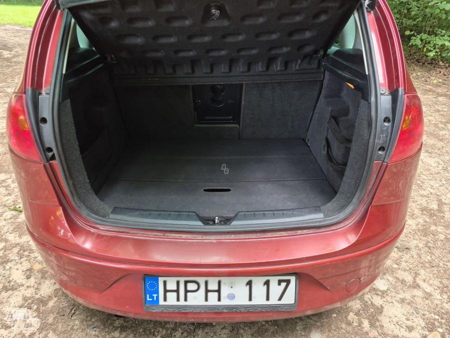 Red SEAT Altea 2006 in Kaunas, with an engine capacity of 1.90 L and mileage of 299 thousand km for 1200 €, photo 17 on AUTOMOTO.COM.LV