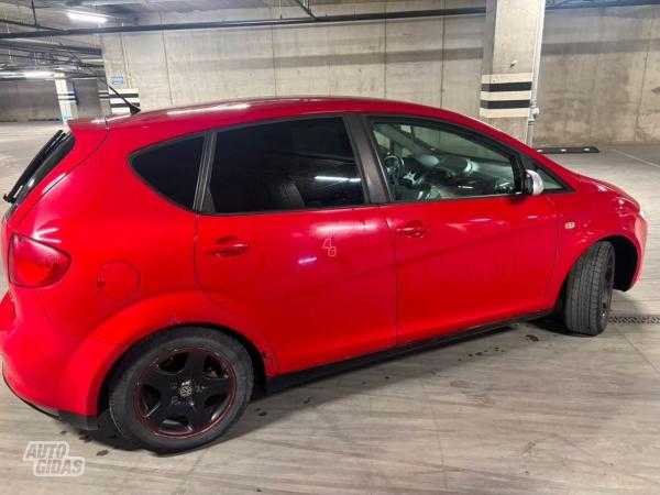 Sarkans SEAT Altea 2006 Panevēža, ar dzinēja tilpumu 2.00 L un nobraukumu 365 tūkst. km par 1350 €, foto 6 vietnē AUTOMOTO.COM.LV