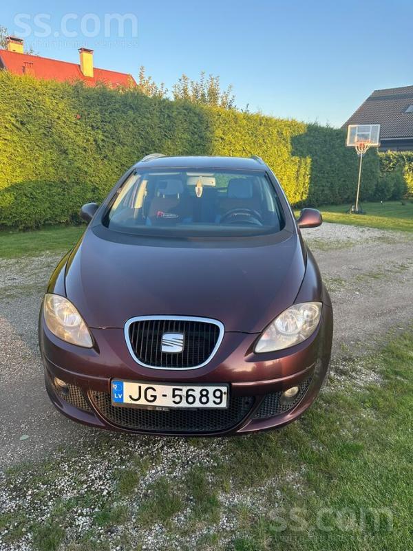 Red SEAT Altea 2007 in Ogre, with an engine capacity of 2.00 L and mileage of 389 thousand km for 800 €, photo 3 on AUTOMOTO.COM.LV