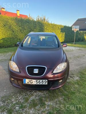 Red SEAT Altea 2007 in Ogre, with an engine capacity of 2.00 L and mileage of 389 thousand km for 800 €, photo 3 on AUTOMOTO.COM.LV