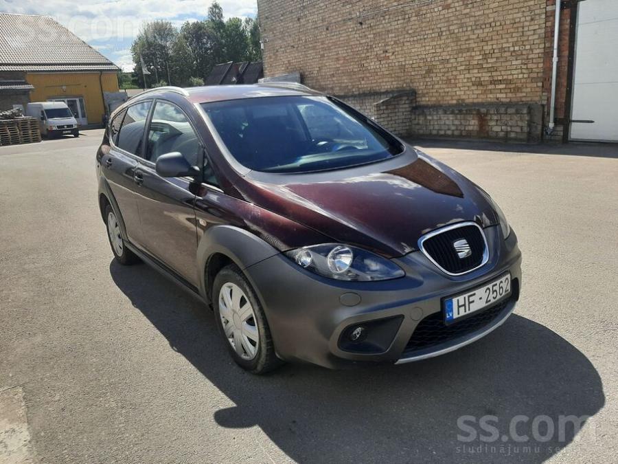 Sarkans SEAT Altea 2008 Tukums, ar dzinēja tilpumu 2.00 L un nobraukumu 256 tūkst. km par 2250 €, foto 1 vietnē AUTOMOTO.COM.LV