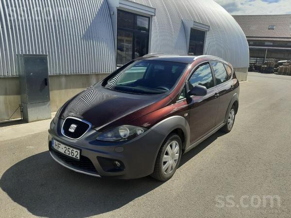 Red SEAT Altea 2008 in Tukums, with an engine capacity of 2.00 L and mileage of 256 thousand km for 2250 €, photo 2 on AUTOMOTO.COM.LV