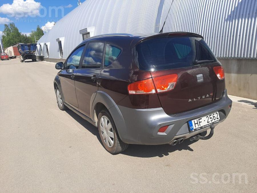 Sarkans SEAT Altea 2008 Tukums, ar dzinēja tilpumu 2.00 L un nobraukumu 256 tūkst. km par 2250 €, foto 4 vietnē AUTOMOTO.COM.LV
