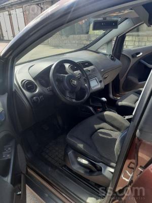 Sarkans SEAT Altea 2008 Tukums, ar dzinēja tilpumu 2.00 L un nobraukumu 256 tūkst. km par 2250 €, foto 6 vietnē AUTOMOTO.COM.LV