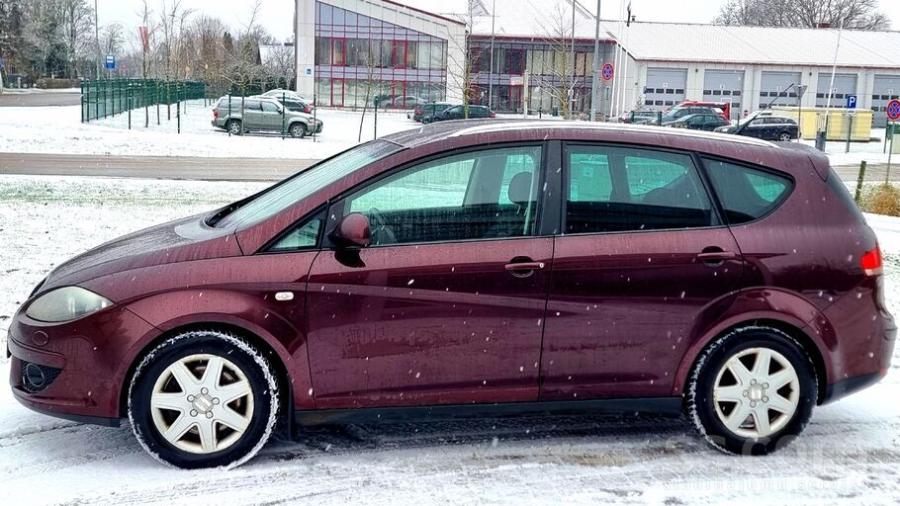 Красный Сеат Алтеа 2008 в Цесис, объемом двигателя 2.00 л и пробегом 379 тыс. км за 1950 €, фото 9 на AUTOMOTO.COM.LV
