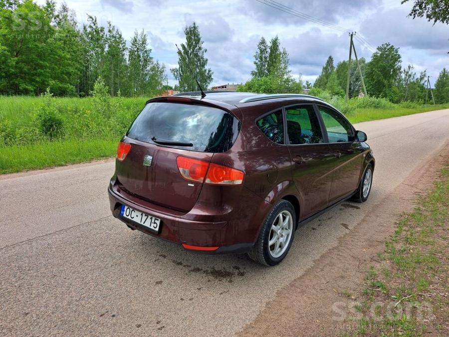 Red SEAT Altea 2009 in Aluksne, with an engine capacity of 1.90 L and mileage of 305 thousand km for 1550 €, photo 6 on AUTOMOTO.COM.LV
