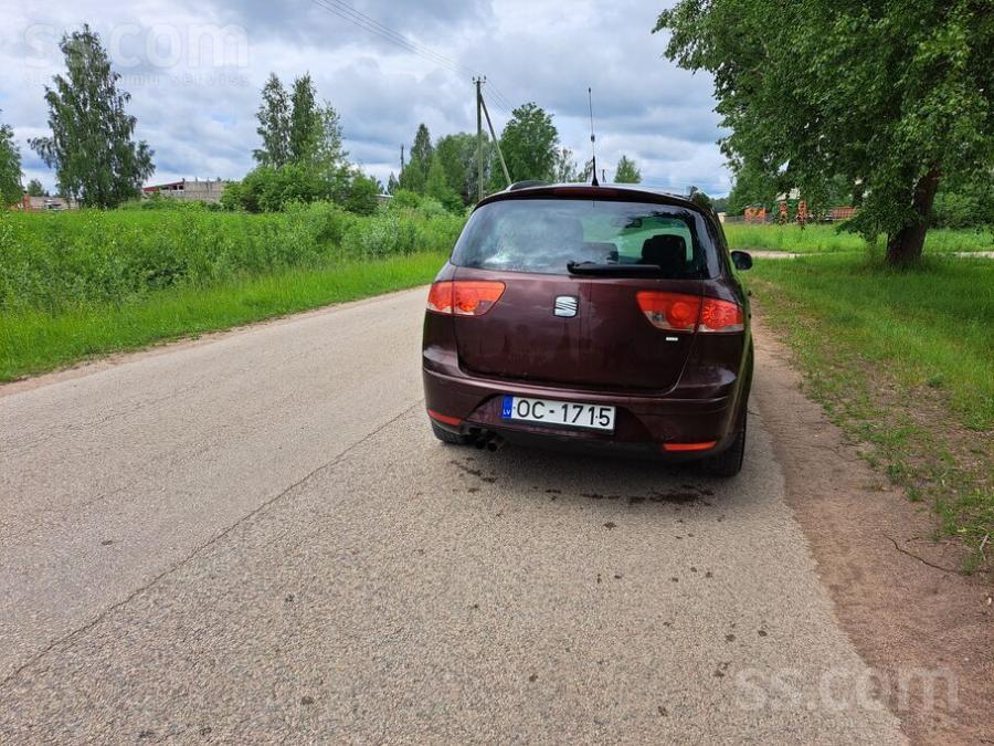 Red SEAT Altea 2009 in Aluksne, with an engine capacity of 1.90 L and mileage of 305 thousand km for 1550 €, photo 7 on AUTOMOTO.COM.LV