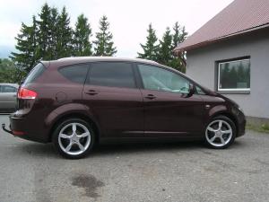 Sarkans SEAT Altea 2010 Sigulda, ar dzinēja tilpumu 2.00 L un nobraukumu 300 tūkst. km par 4350 €, foto 4 vietnē AUTOMOTO.COM.LV
