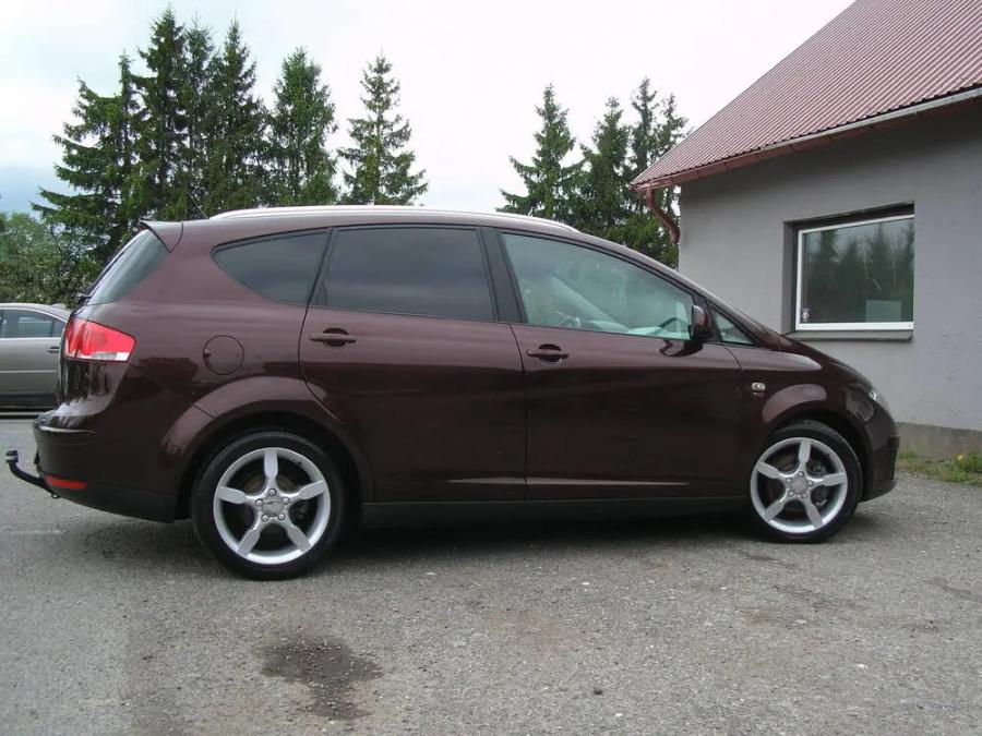 Sarkans SEAT Altea 2010 Sigulda, ar dzinēja tilpumu 2.00 L un nobraukumu 300 tūkst. km par 4350 €, foto 4 vietnē AUTOMOTO.COM.LV