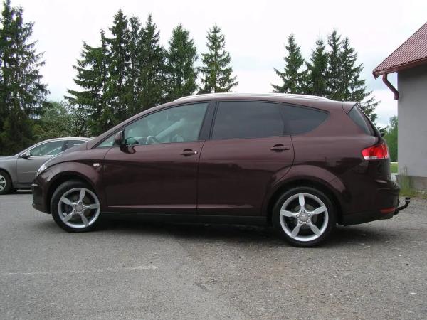 Sarkans SEAT Altea 2010 Sigulda, ar dzinēja tilpumu 2.00 L un nobraukumu 300 tūkst. km par 4350 €, foto 4 vietnē AUTOMOTO.COM.LV