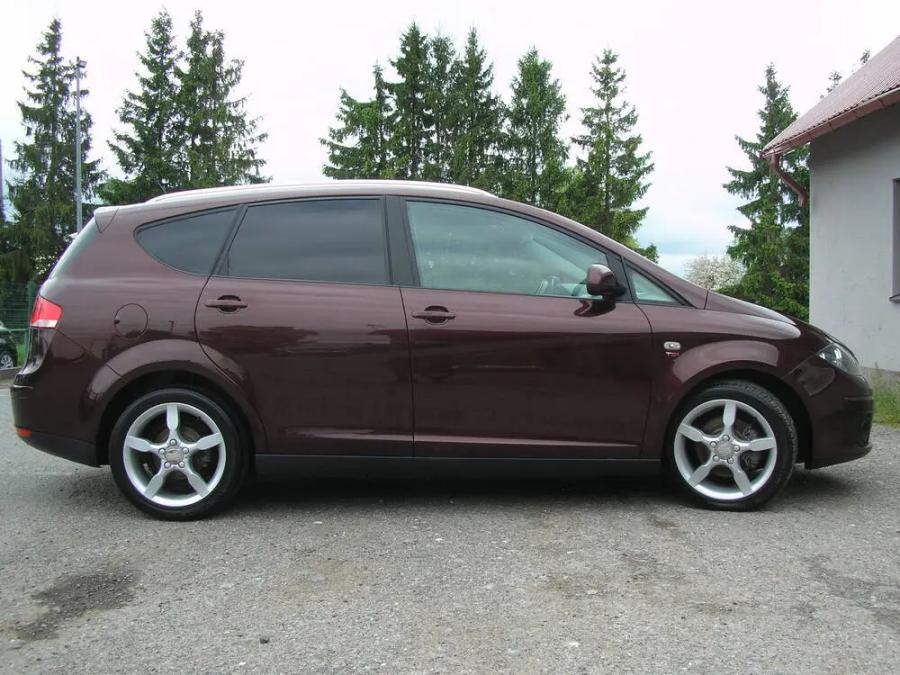 Sarkans SEAT Altea 2010 Sigulda, ar dzinēja tilpumu 2.00 L un nobraukumu 300 tūkst. km par 4350 €, foto 8 vietnē AUTOMOTO.COM.LV