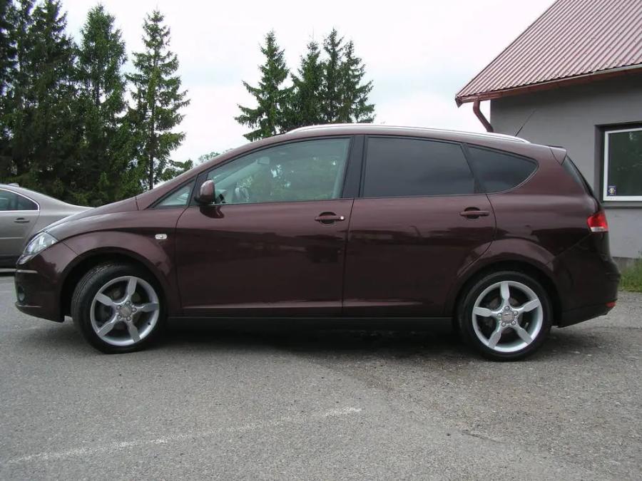 Sarkans SEAT Altea 2010 Sigulda, ar dzinēja tilpumu 2.00 L un nobraukumu 300 tūkst. km par 4350 €, foto 9 vietnē AUTOMOTO.COM.LV