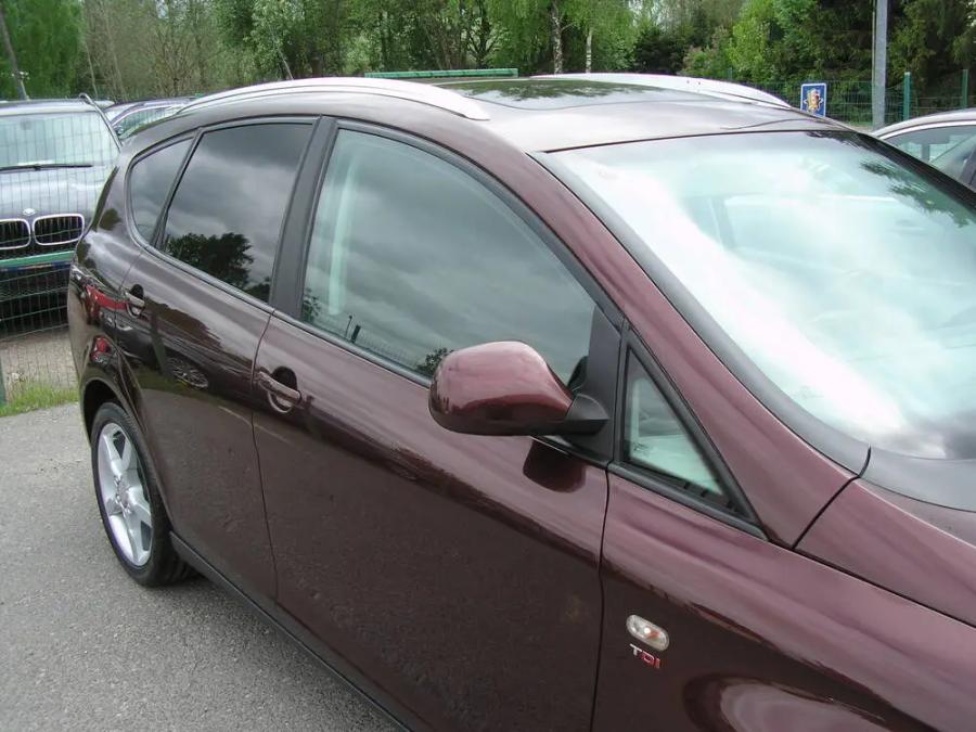 Sarkans SEAT Altea 2010 Sigulda, ar dzinēja tilpumu 2.00 L un nobraukumu 300 tūkst. km par 4350 €, foto 12 vietnē AUTOMOTO.COM.LV