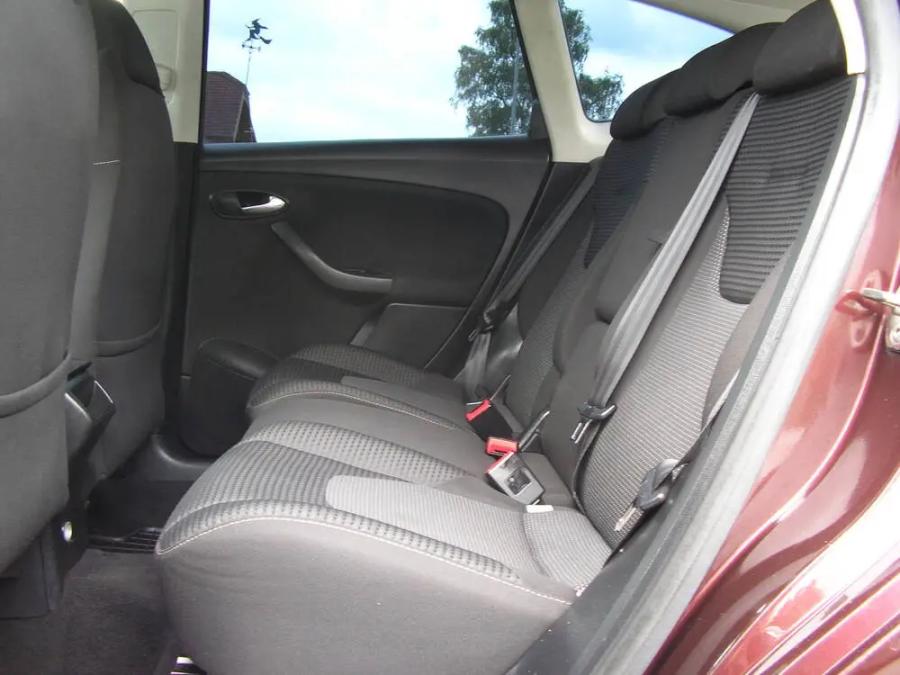 Sarkans SEAT Altea 2010 Sigulda, ar dzinēja tilpumu 2.00 L un nobraukumu 300 tūkst. km par 4350 €, foto 19 vietnē AUTOMOTO.COM.LV