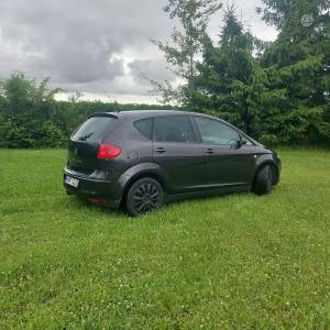 Violet SEAT Altea 2005 in Sirvintos, with an engine capacity of 2.00 L and mileage of 278 thousand km for 1299 €, photo 3 on AUTOMOTO.COM.LV