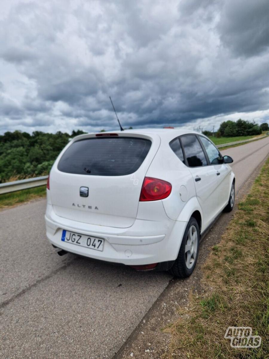 Balts SEAT Altea 2005 Kauņa, ar dzinēja tilpumu 1.90 L un nobraukumu 399 tūkst. km par 1000 €, foto 6 vietnē AUTOMOTO.COM.LV