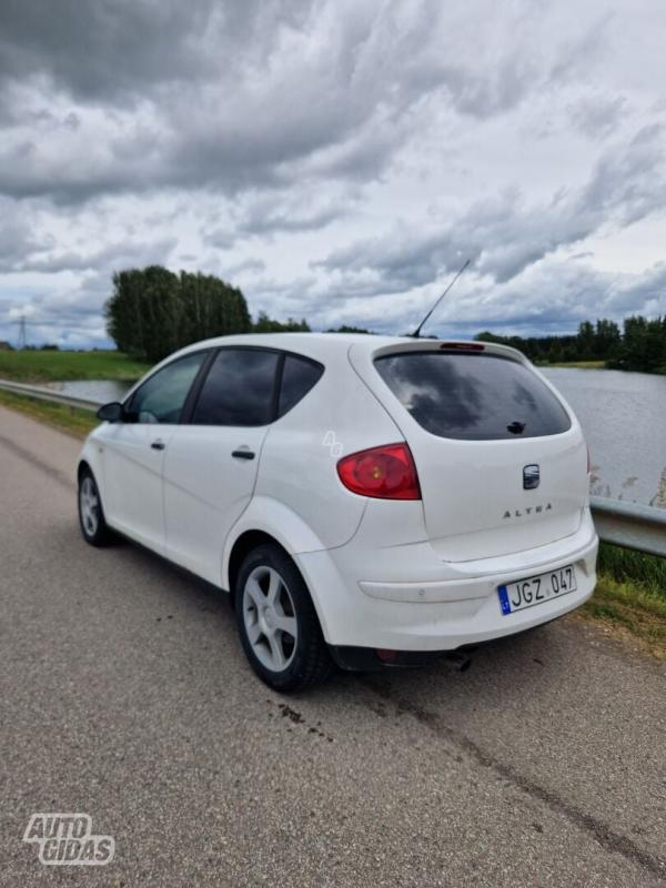 White SEAT Altea 2005 in Kaunas, with an engine capacity of 1.90 L and mileage of 399 thousand km for 1000 €, photo 6 on AUTOMOTO.COM.LV
