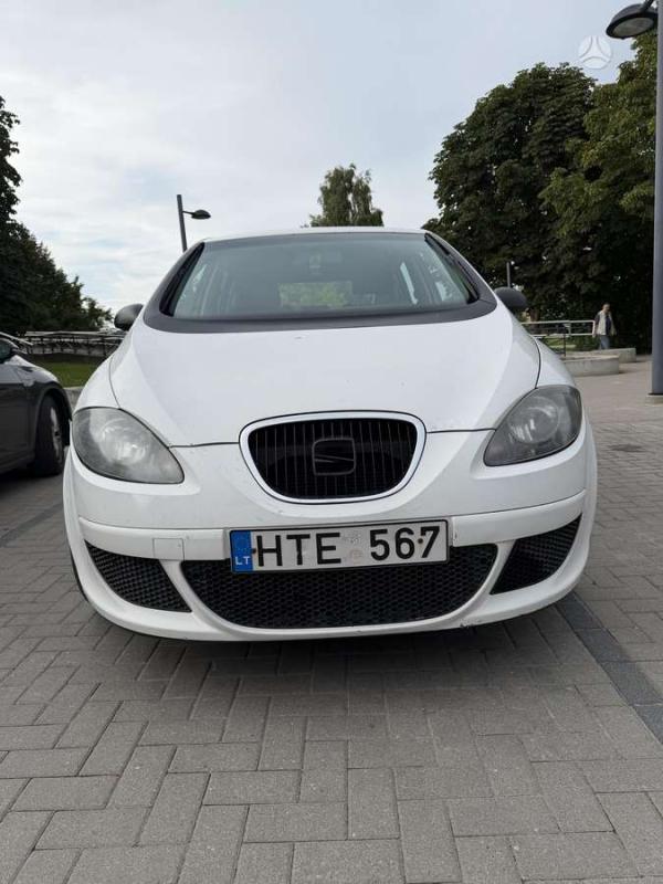 Белый Сеат Алтеа 2005 в Тельшяй, объемом двигателя 1.90 л и пробегом 305 тыс. км за 750 €, фото 1 на AUTOMOTO.COM.LV