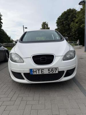 Белый Сеат Алтеа 2005 в Тельшяй, объемом двигателя 1.90 л и пробегом 305 тыс. км за 750 €, фото 1 на AUTOMOTO.COM.LV