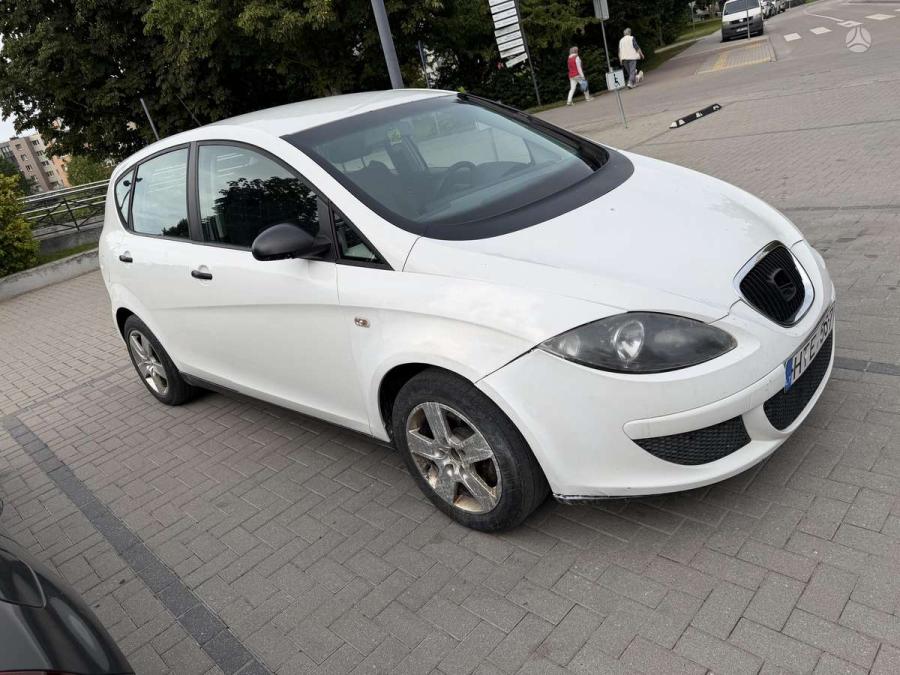 Белый Сеат Алтеа 2005 в Тельшяй, объемом двигателя 1.90 л и пробегом 305 тыс. км за 750 €, фото 3 на AUTOMOTO.COM.LV