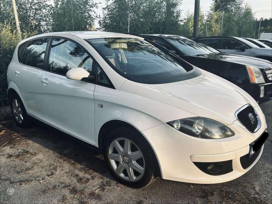 Белый Сеат Алтеа 2008 в Висагинас, объемом двигателя 1.90 л и пробегом 280 тыс. км за 1800 €, фото 3 на AUTOMOTO.COM.LV