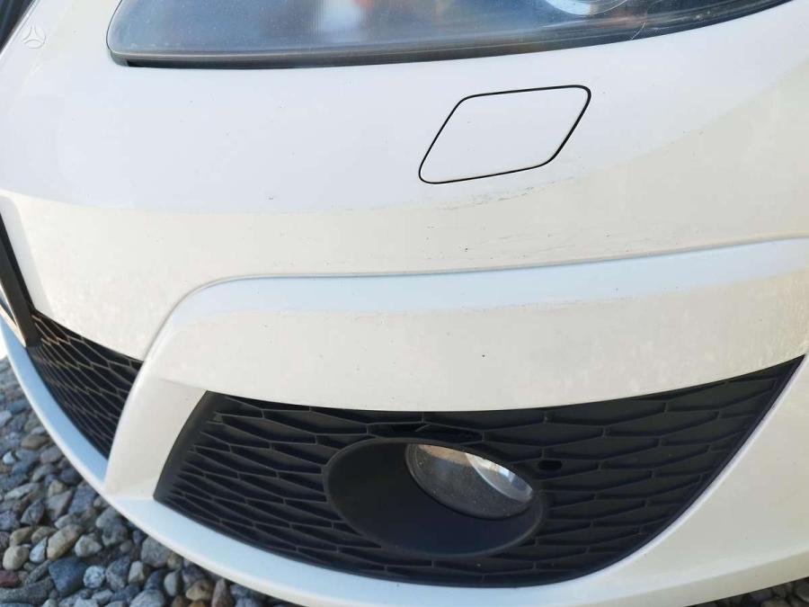 White SEAT Altea 2010 in Ukmerge, with an engine capacity of 1.60 L and mileage of 236 thousand km for 3650 €, photo 17 on AUTOMOTO.COM.LV