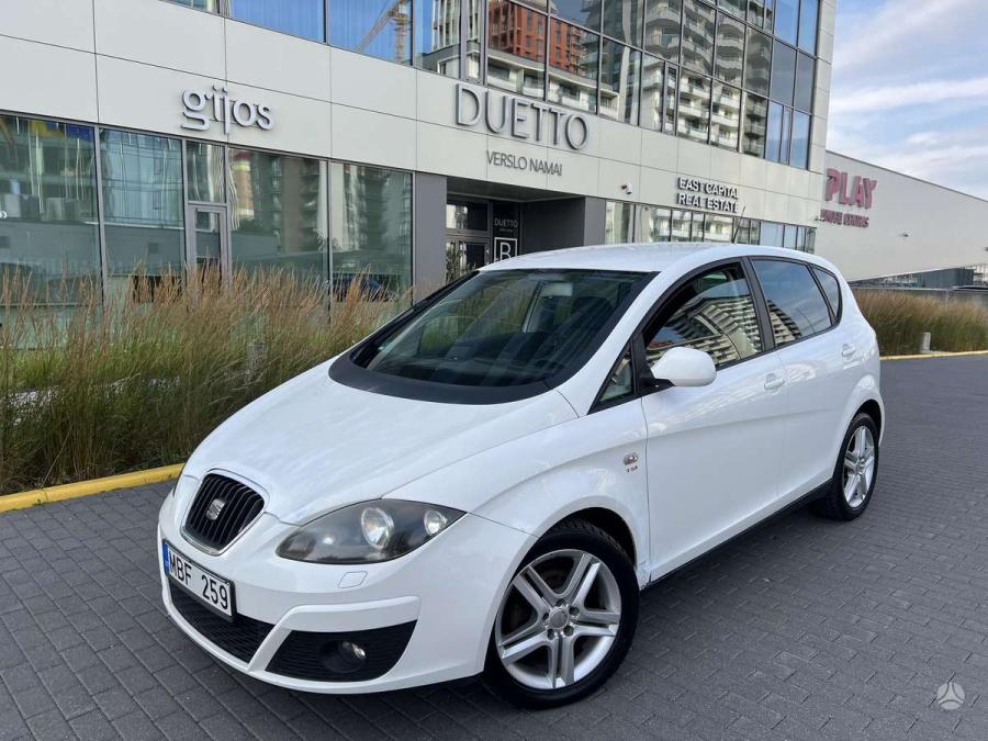 White SEAT Altea 2010 in Vilnius, with an engine capacity of 1.40 L and mileage of 200 thousand km for 1250 €, photo 3 on AUTOMOTO.COM.LV