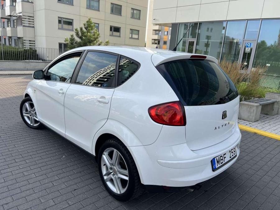 White SEAT Altea 2010 in Vilnius, with an engine capacity of 1.40 L and mileage of 200 thousand km for 1250 €, photo 8 on AUTOMOTO.COM.LV