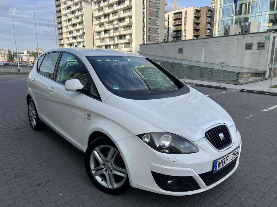 White SEAT Altea 2010 in Vilnius, with an engine capacity of 1.40 L and mileage of 200 thousand km for 1250 €, photo 13 on AUTOMOTO.COM.LV