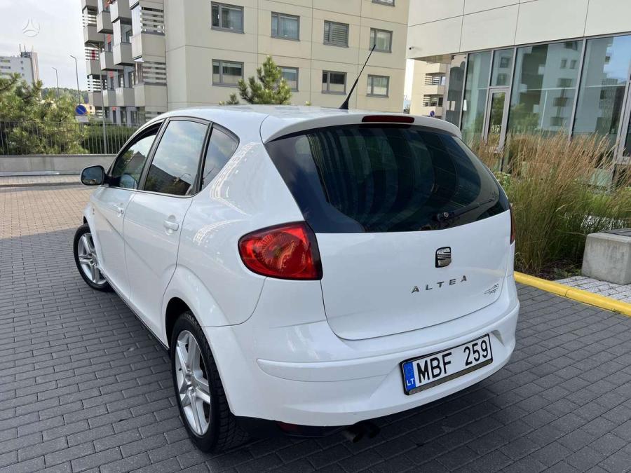 White SEAT Altea 2010 in Vilnius, with an engine capacity of 1.40 L and mileage of 200 thousand km for 1250 €, photo 16 on AUTOMOTO.COM.LV