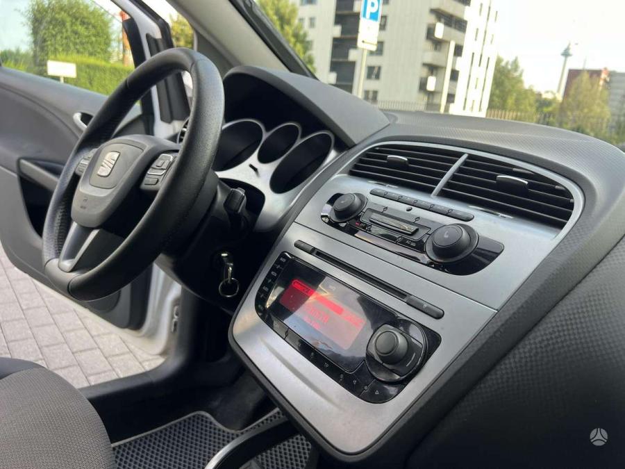 White SEAT Altea 2010 in Vilnius, with an engine capacity of 1.40 L and mileage of 200 thousand km for 1250 €, photo 31 on AUTOMOTO.COM.LV
