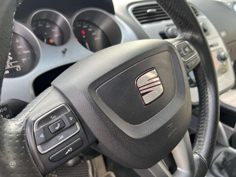 White SEAT Altea 2010 in Vilnius, with an engine capacity of 1.40 L and mileage of 200 thousand km for 1250 €, photo 39 on AUTOMOTO.COM.LV