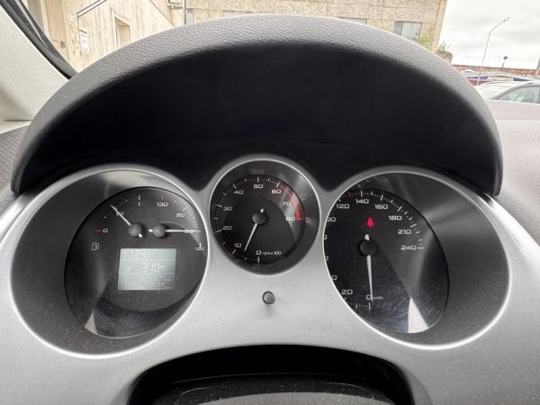 White SEAT Altea 2011 in Riga, with an engine capacity of 1.20 L and mileage of 155 thousand km for 4900 €, photo 4 on AUTOMOTO.COM.LV