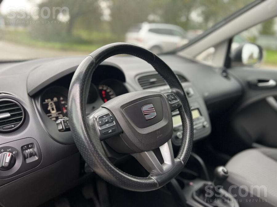 Balts SEAT Altea 2012 Jēkabpils, ar dzinēja tilpumu 1.60 L un nobraukumu 246 tūkst. km par 4500 €, foto 9 vietnē AUTOMOTO.COM.LV