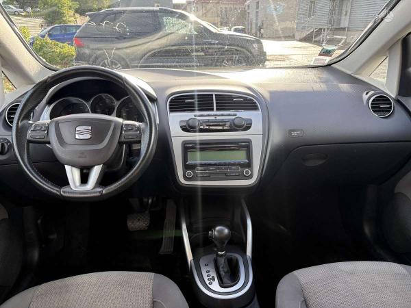 White SEAT Altea 2012 in Kaunas, with an engine capacity of 1.60 L and mileage of 225 thousand km for 2950 €, photo 8 on AUTOMOTO.COM.LV