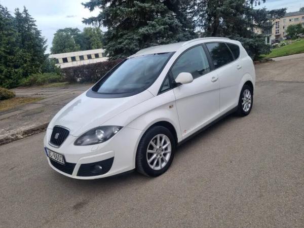 Balts SEAT Altea 2012 Jēkabpils, ar dzinēja tilpumu 1.60 L un nobraukumu 318 tūkst. km par 2800 €, foto 1 vietnē AUTOMOTO.COM.LV