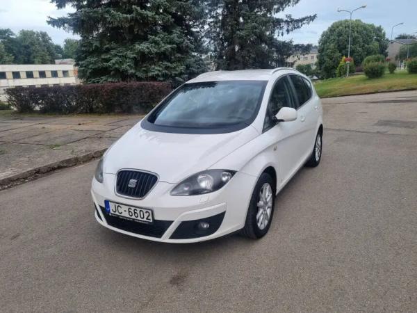 Белый Сеат Алтеа 2012 в Екабпилс, объемом двигателя 1.60 л и пробегом 318 тыс. км за 2800 €, фото 2 на AUTOMOTO.COM.LV