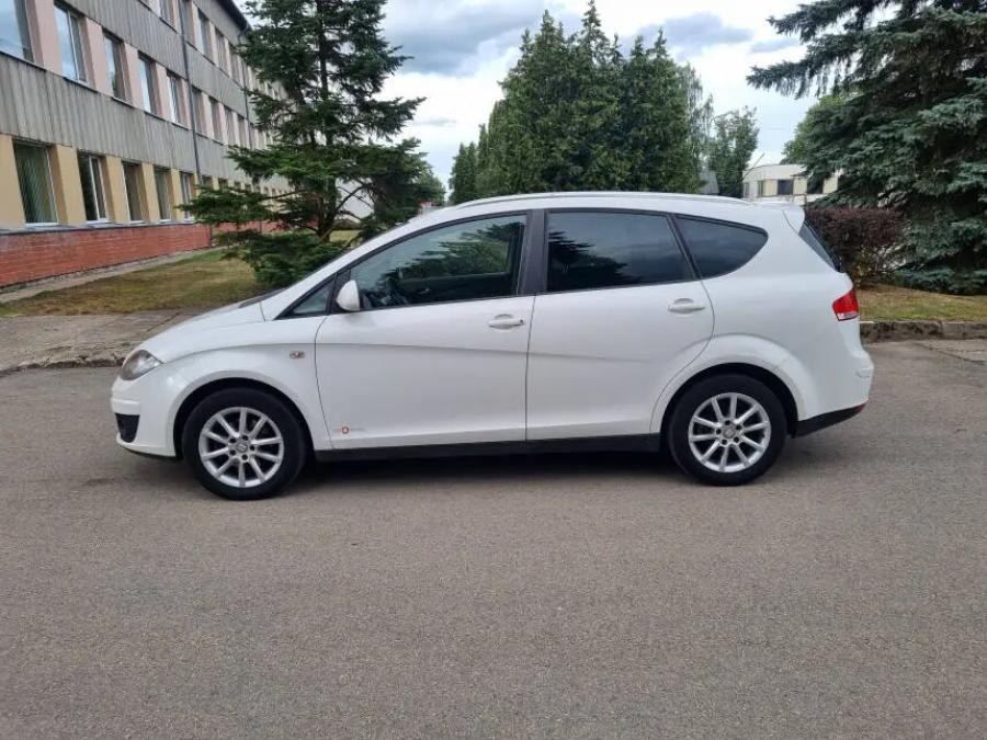 Белый Сеат Алтеа 2012 в Екабпилс, объемом двигателя 1.60 л и пробегом 318 тыс. км за 2800 €, фото 11 на AUTOMOTO.COM.LV