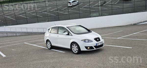 White SEAT Altea 2009 in Riga, with an engine capacity of 1.90 L and mileage of 370 thousand km for 3950 €, photo 1 on AUTOMOTO.COM.LV