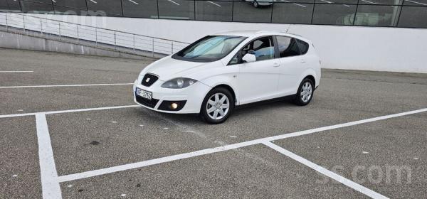 White SEAT Altea 2009 in Riga, with an engine capacity of 1.90 L and mileage of 370 thousand km for 3950 €, photo 2 on AUTOMOTO.COM.LV