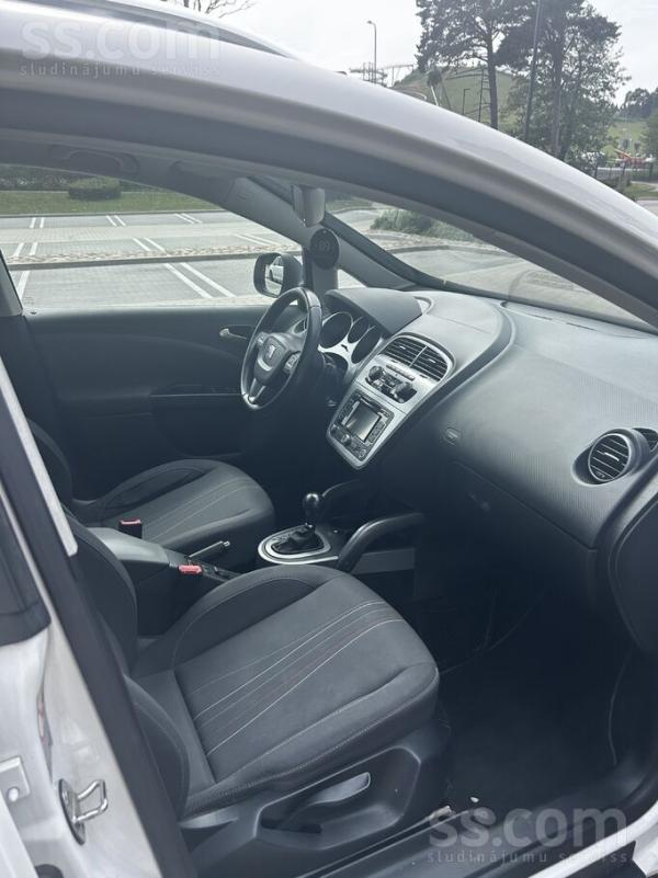 Balts SEAT Altea 2013 Rīga, ar dzinēja tilpumu 1.60 L un nobraukumu 222 tūkst. km par 3700 €, foto 3 vietnē AUTOMOTO.COM.LV
