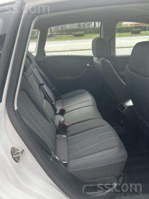 White SEAT Altea 2013 in Riga, with an engine capacity of 1.60 L and mileage of 222 thousand km for 3700 €, photo 6 on AUTOMOTO.COM.LV