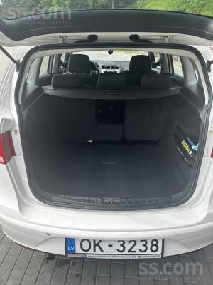 White SEAT Altea 2013 in Riga, with an engine capacity of 1.60 L and mileage of 222 thousand km for 3700 €, photo 8 on AUTOMOTO.COM.LV
