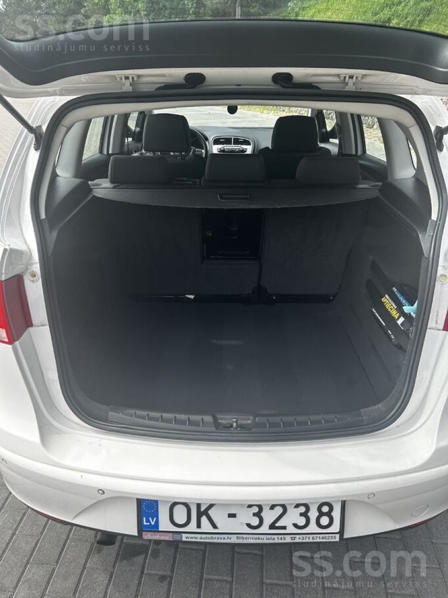 White SEAT Altea 2013 in Riga, with an engine capacity of 1.60 L and mileage of 222 thousand km for 3700 €, photo 8 on AUTOMOTO.COM.LV