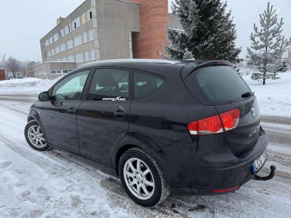 Black SEAT Altea XL 2007 in Kaunas, with an engine capacity of 2.00 L and mileage of 315 thousand km for 2350 €, photo 3 on AUTOMOTO.COM.LV